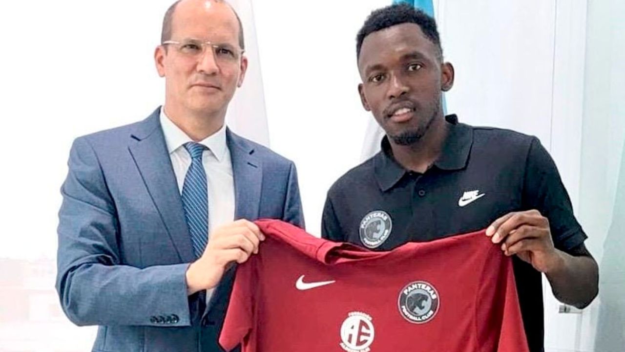 Alberth Elis firma nuevo convenio en Honduras para ayudar a jóvenes