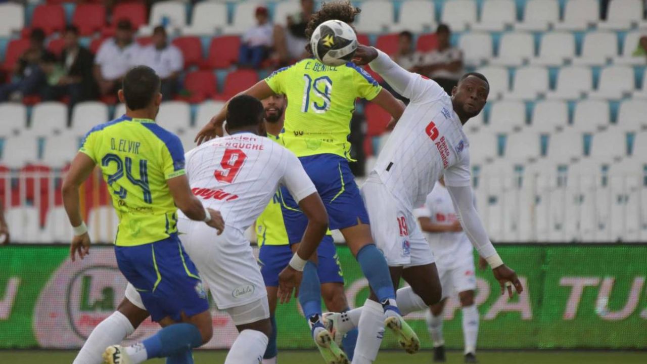 Olimpia saca su casta ante Olancho FC y se queda con el triunfo en casa