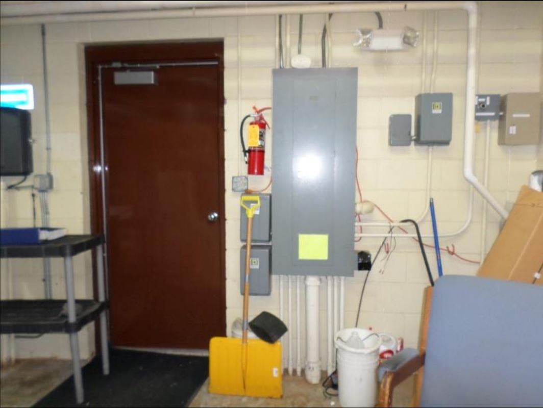 Lot - 232 01 22 6 (and) 04 01 21 4- Wisconsin Surplus Online Auction