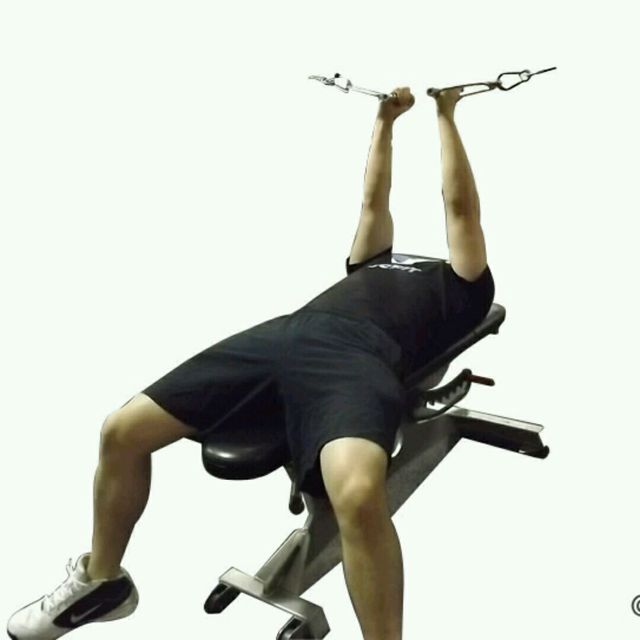 CM Flat Bench Crossover Fly - Exercise How-to - Workout Trainer by Skimble