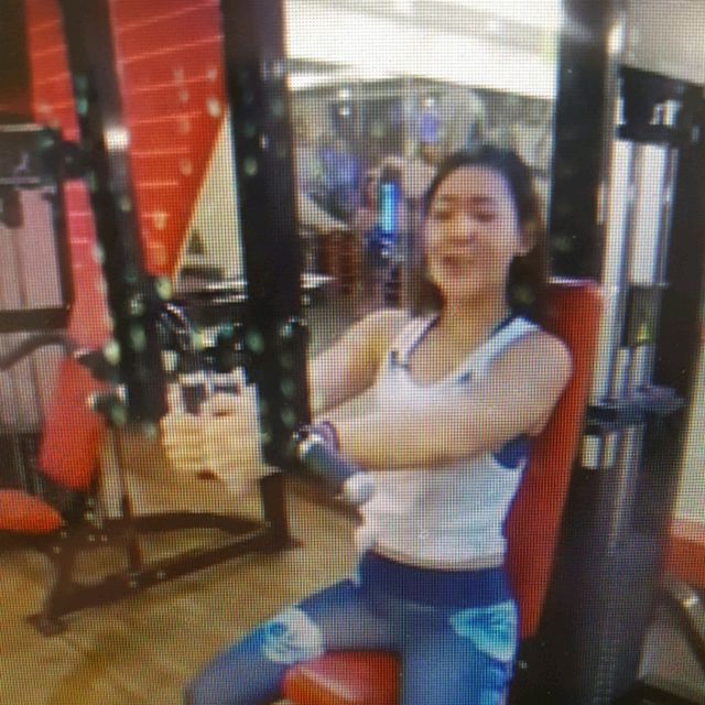 Machine: Seated Fly by Kristine Norton - Exercise How-to - Skimble