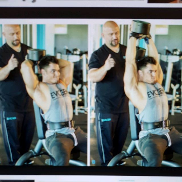 Seated Triceps Press par Billy Greenlund - Comment faire de l'exercice ...