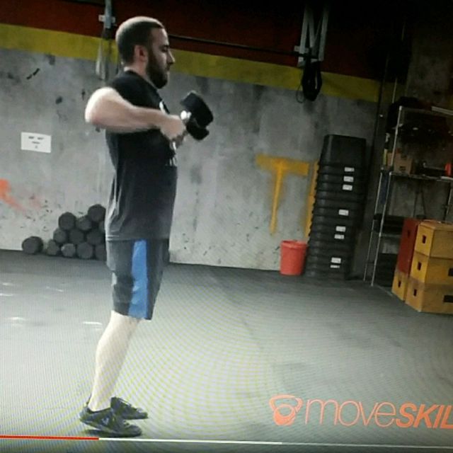 Dumbell single arm alternating clean por Pamela B. - Ejercicio Cómo ...