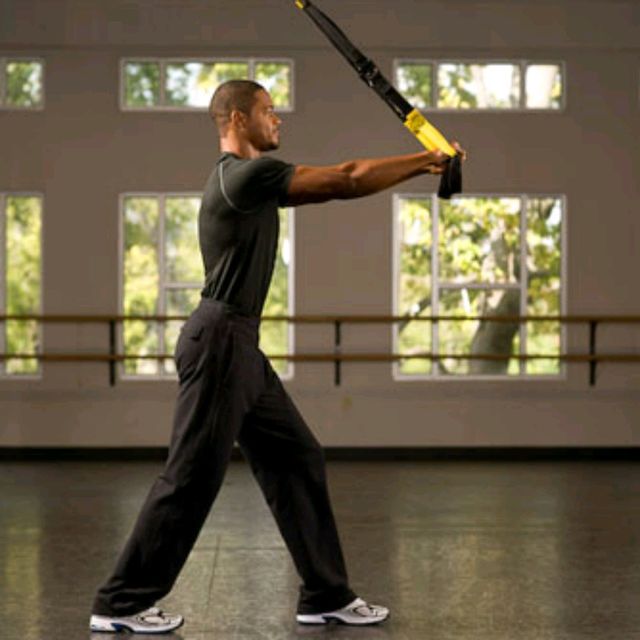 TRX Overhead Triceps Extension par Karina Scheers - Comment faire de l ...