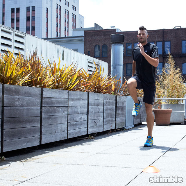 Jog Backwards - Exercise How-to - Skimble Workout Trainer