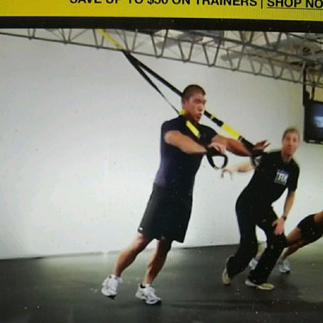 Chest press one leg by Pedja S. - Exercise How-to - Skimble