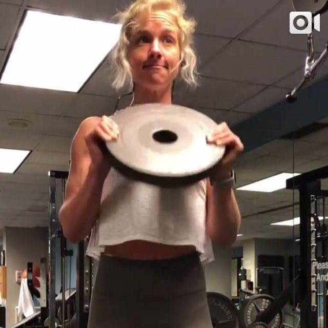 Plate Curl by Jen F. - Exercise How-to - Skimble Workout Trainer