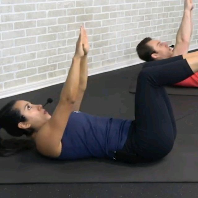 Reach Crunches+Iso Leg Raise/Knees Bent - Exercise How-to - Workout ...