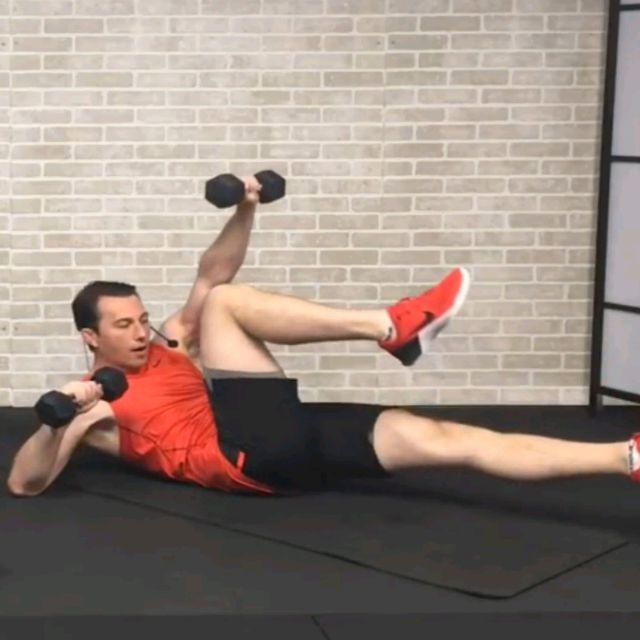 DB Alt Reach Crunch+Knee - Exercise How-to - Skimble