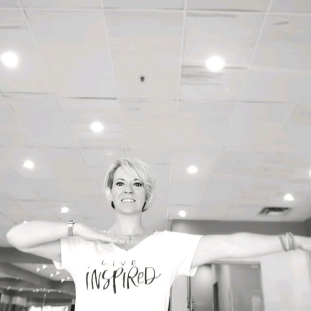 Table Top Arm Swing - Exercise How-to - Workout Trainer by Skimble