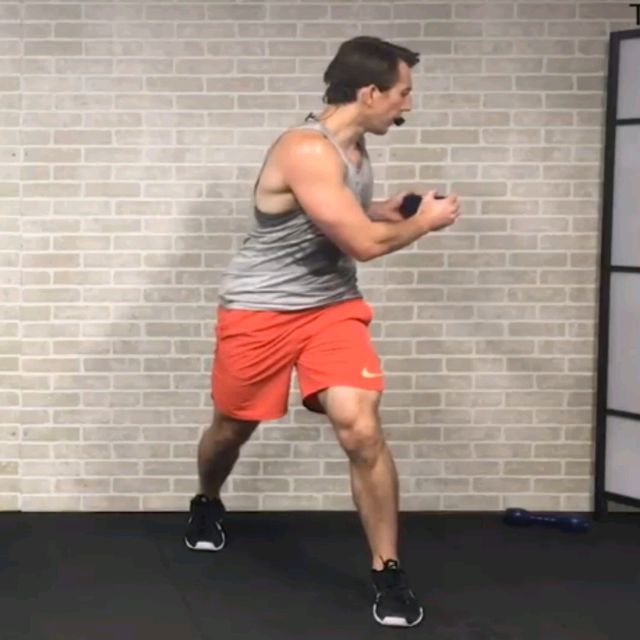 Switch Jump Twist - Exercise How-to - Workout Trainer by Skimble