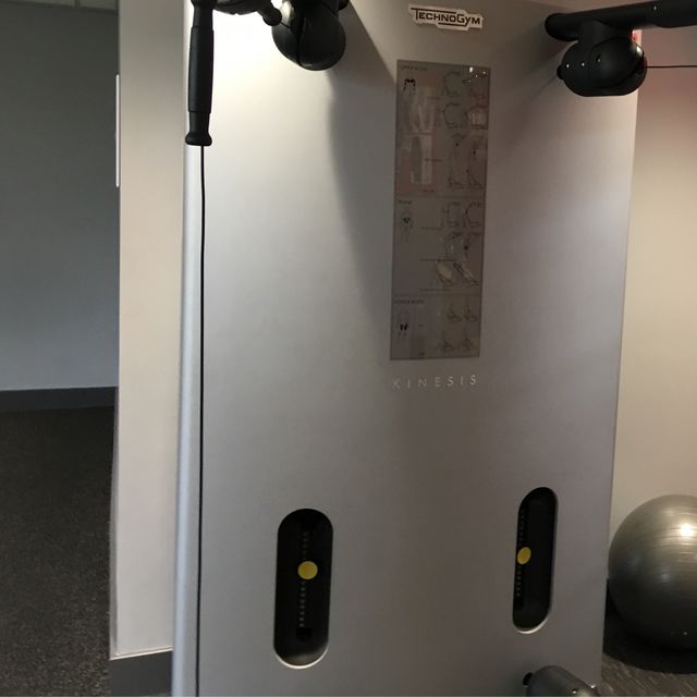 Cable Torso Twist by Jonathan Smith - Exercise How-to - Skimble