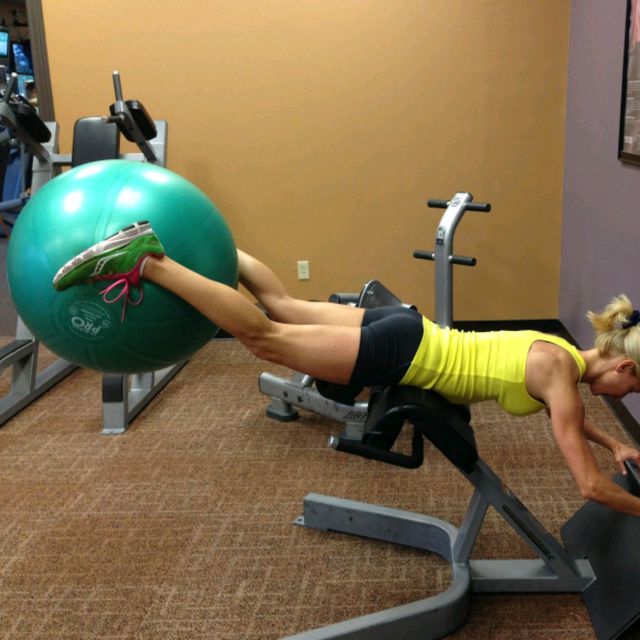 Reverse Hypers With Ball by Michael Tils - Exercise How-to - Skimble