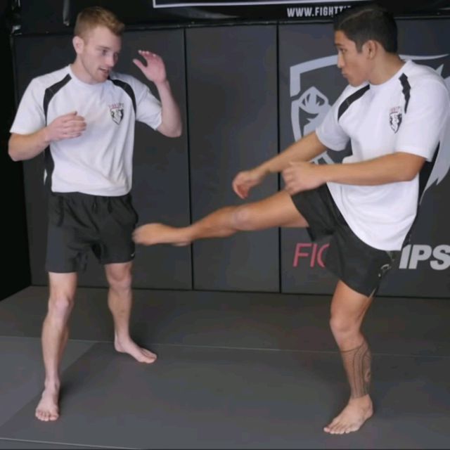 Evade Low Kick + Boot Kick Combo - Exercise How-to - Workout Trainer by ...