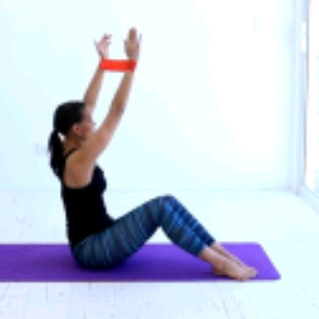 Sit Up Twists With Band by 𝔻𝕖𝕤𝕖𝕣𝕥 𝔽𝕠𝕩🦊 🌟 - Exercise How-to - Skimble