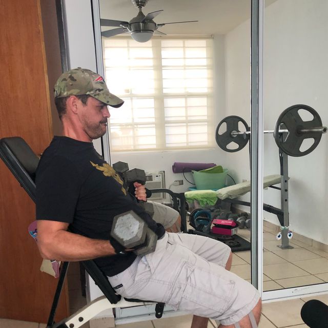 Seated Dumbbell Pull Ups by David O. - Exercise How-to - Skimble