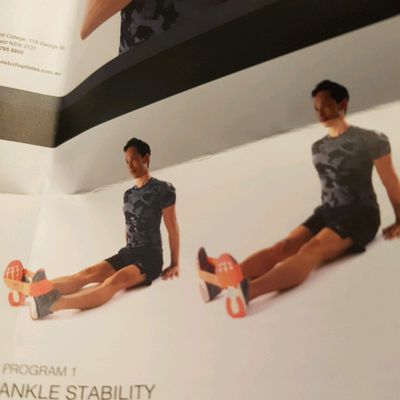 Side Pull Out Arm - Exercise How-to - Workout Trainer by Skimble