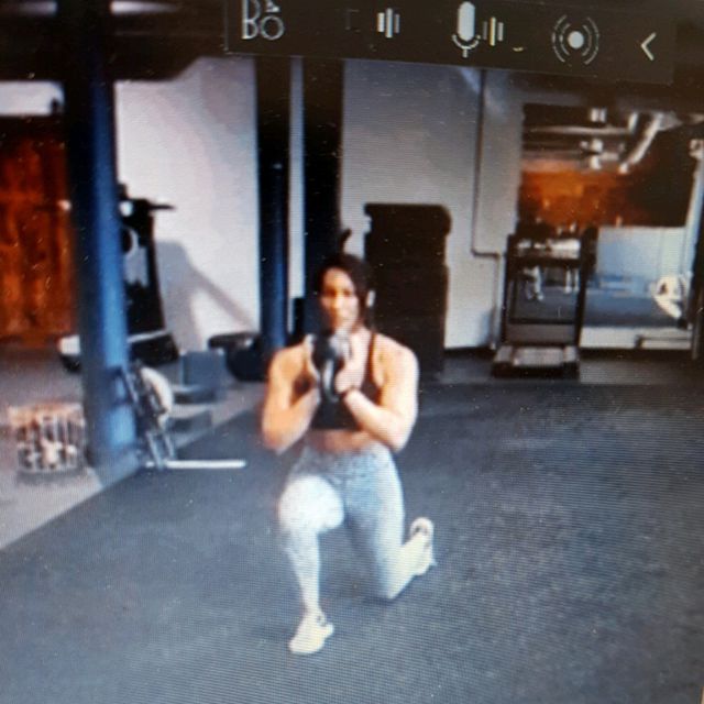 Goblet Back Lounge With Knee Raise - Exercise How-to - Skimble