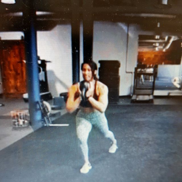 Goblet Back Lounge With Knee Raise - Exercise How-to - Skimble