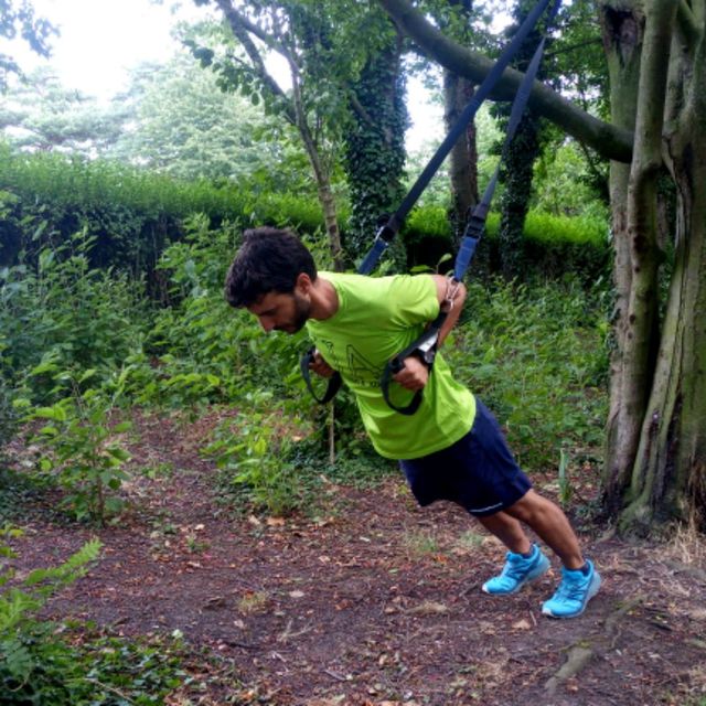 Close Push Up by Miguel Gisbert - Exercise How-to - Skimble