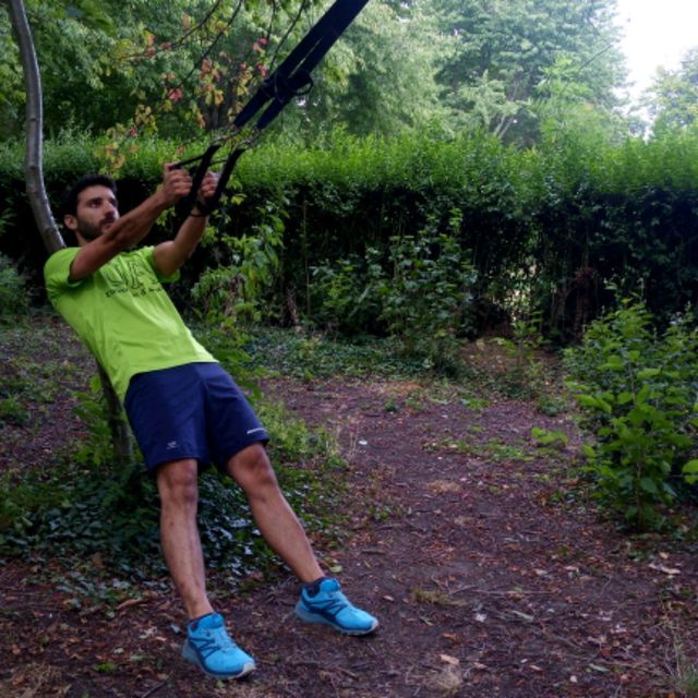 Twist Row by Miguel Gisbert - Exercise How-to - Skimble