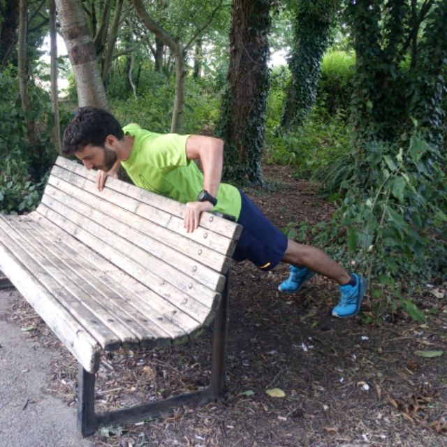 Push Ups In Bench by Miguel Gisbert - Exercise How-to - Skimble