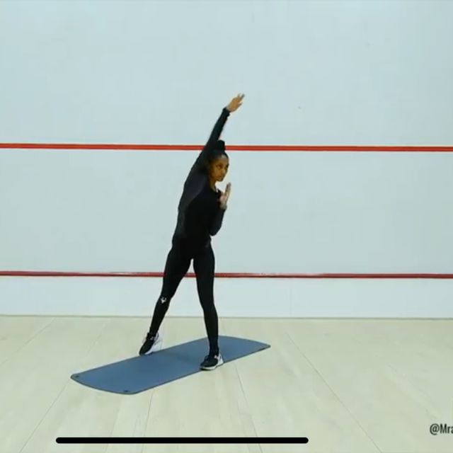 Squat To Side Reach por Bria Bri - Ejercicio Cómo hacerlo - Skimble