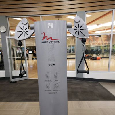 Row Machine - Exercise How-to - Workout Trainer by Skimble