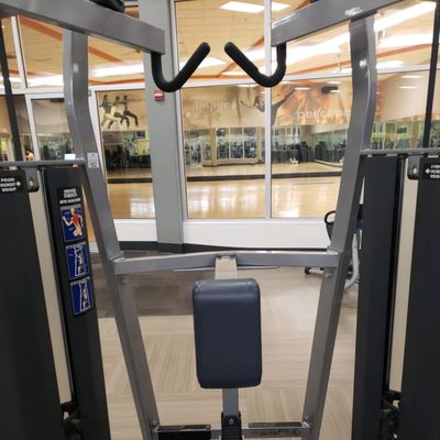 Row Machine - Exercise How-to - Workout Trainer by Skimble