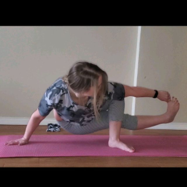 Baby Grasshopper - Exercise How-to - Workout Trainer by Skimble