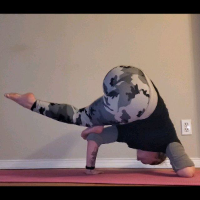 Funky Grasshopper Pose (Maksikanagasana Variation) by Bernadette C ...