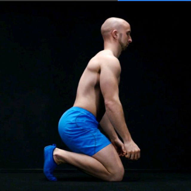 Knee Stance Flow by Alex 🌊. - Exercise How-to - Skimble