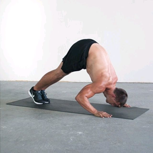 Pike Push Ups by Jesus Alfonso Tapia Bocio - Exercise How-to - Skimble