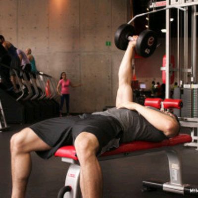 Press Pecho Máquina Agarre Cerrado by Javier C. - Ejercicio Cómo ...