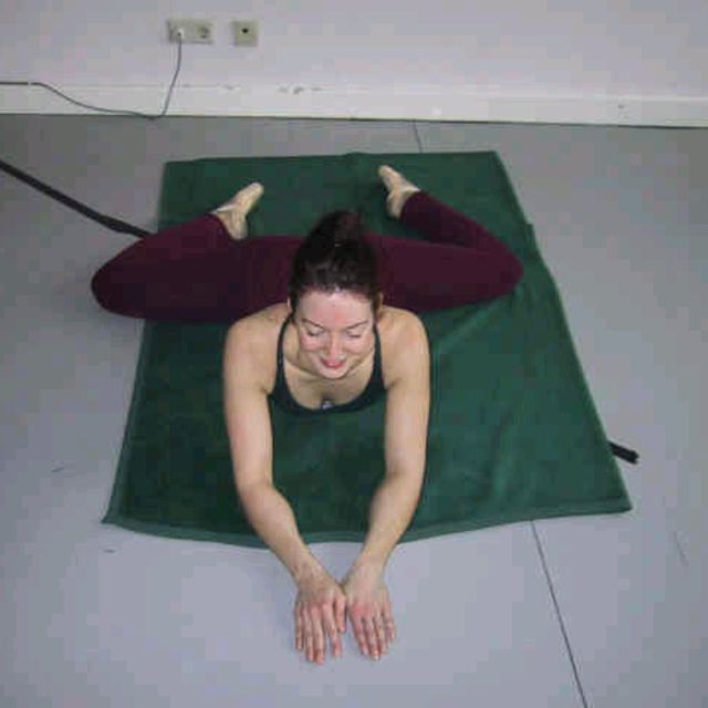 Frog Stretch by Sonja H. - Exercise How-to - Skimble