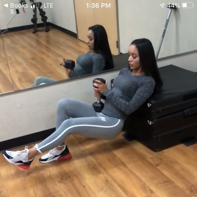 Single Leg Hip Thrust by Msmahogani Brown - Exercise How-to - Skimble