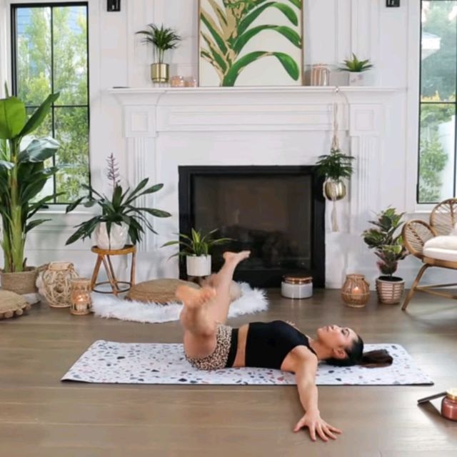 Sideways Scissors - Exercise How-to - Workout Trainer by Skimble