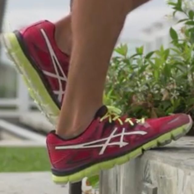 Right Heel Dip - Exercise How-to - Workout Trainer by Skimble