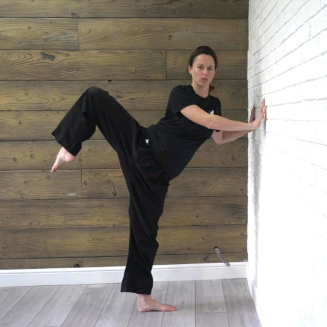 Back Stretch Kick • Scorpion Kick - Exercise How-to - Workout Trainer ...