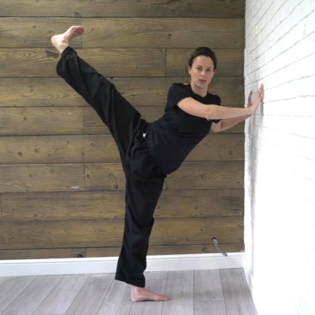 Back Stretch Kick • Scorpion Kick - Exercise How-to - Workout Trainer ...