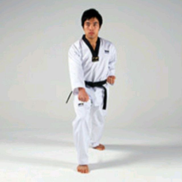 Downward Block - Right • Naeryeo Makki by Bernadette C. - Exercise How ...