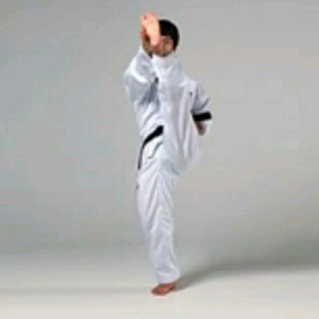 Target Crescent Kick - Left by Bernadette C. - Exercise How-to - Skimble