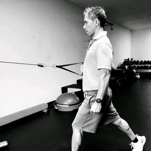 Cable Lunge And Pull by Juan Paolo Galvez - Exercise How-to - Skimble