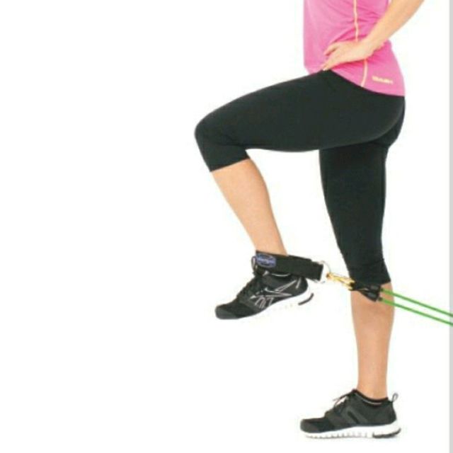 Left Legs Kicks - Exercise How-to - Workout Trainer by Skimble