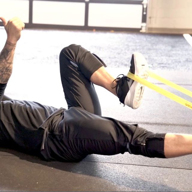 Banded Dead Bugs by Brian Fallon - Exercise How-to - Skimble