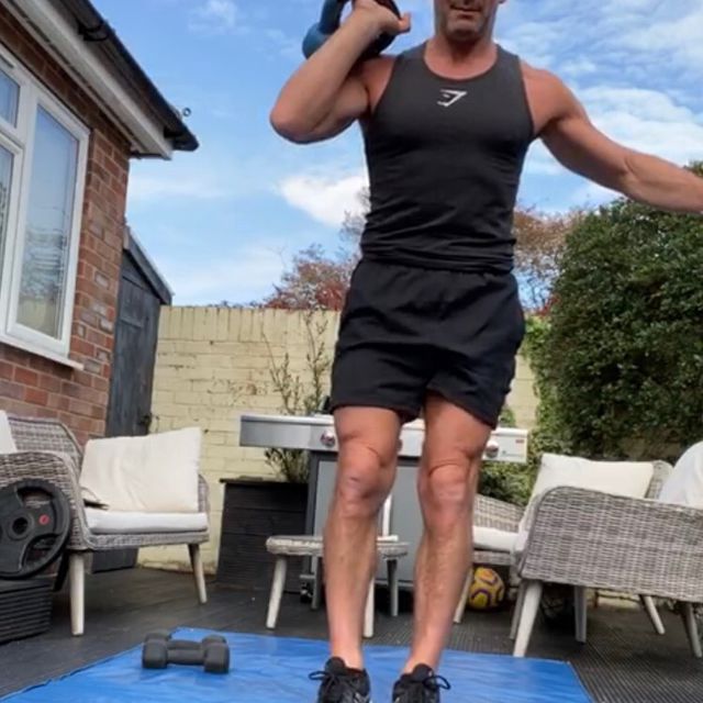 Offset Lunges - Exercise How-to - Workout Trainer by Skimble