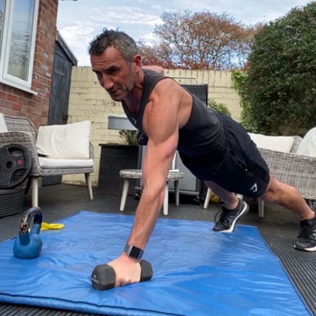 Plank Rows by Adele A. - Exercise How-to - Skimble