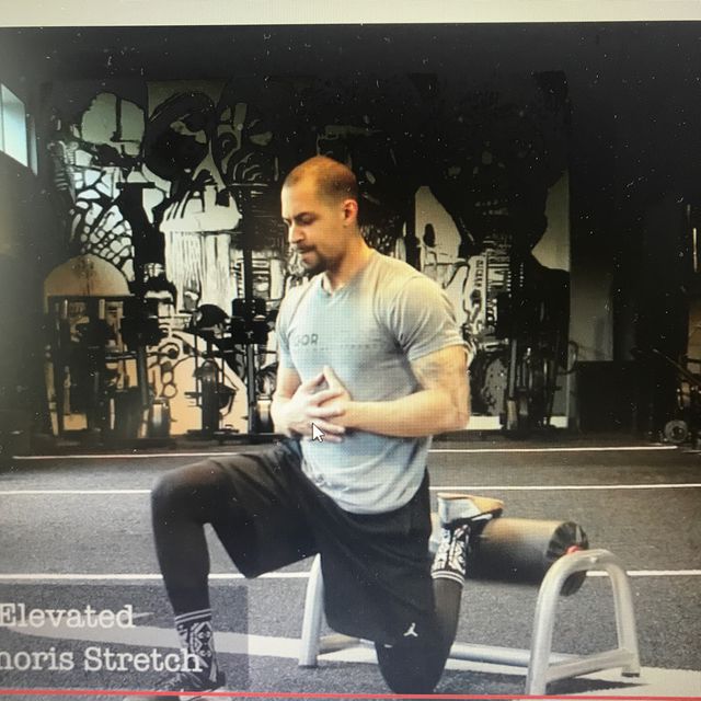 Rear Foot Elevated Rectus Femoris stretch by Rafael J. - Exercise How ...