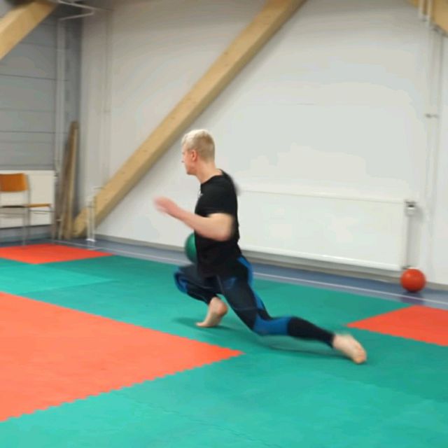 Curious Ape - Forward by Bernadette C. - Exercise How-to - Skimble