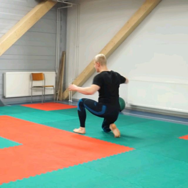 Curious Ape - Forward - Exercise How-to - Skimble